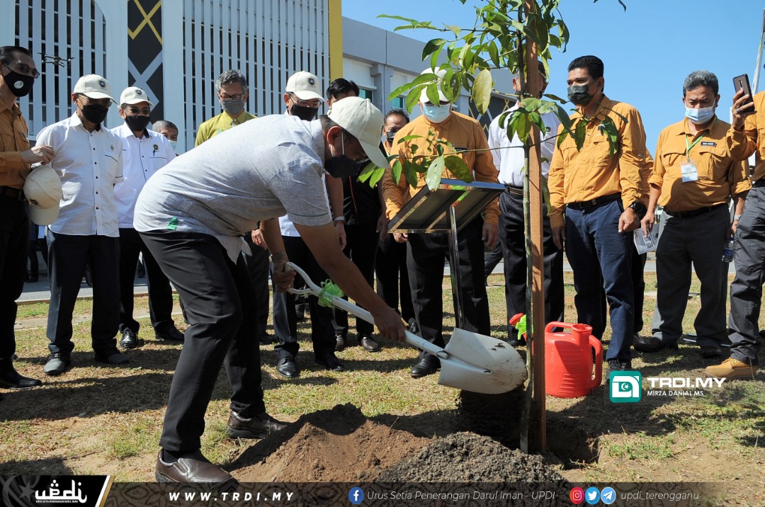 Lebih 300 Ribu Pokok Berjaya Ditanam Di Terengganu Tahun 2021 - TRDI News