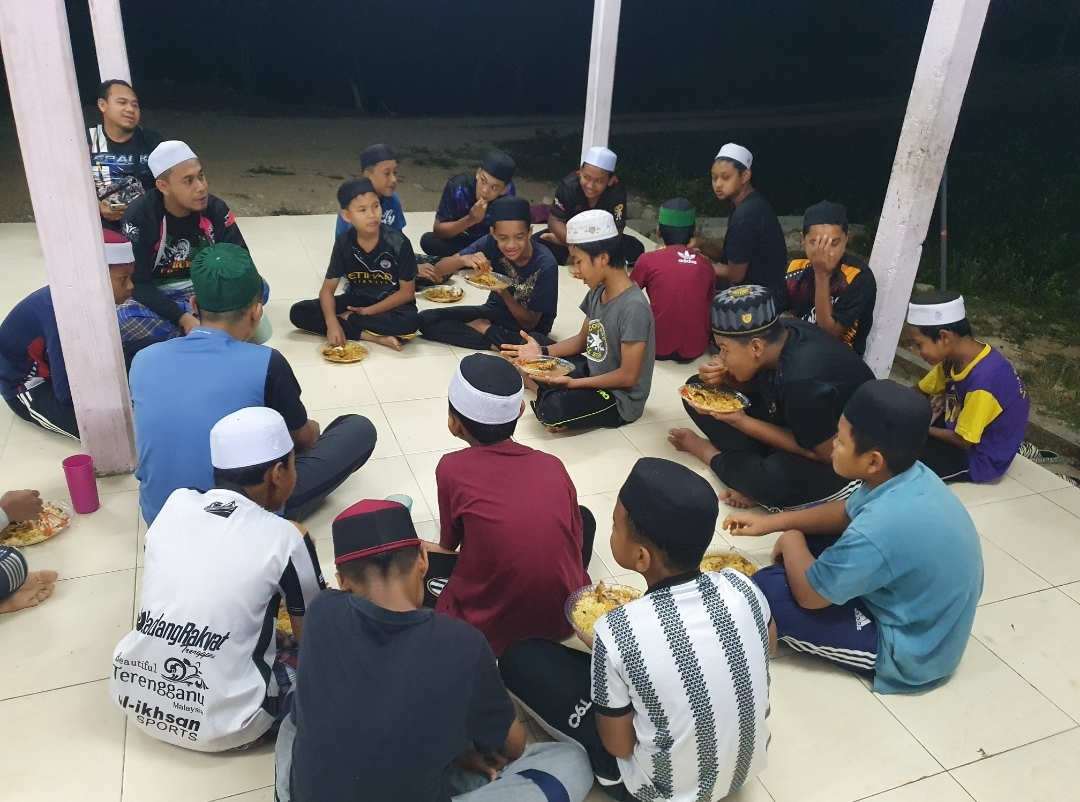 Pemuda Batu Rakit Anjur 'Jom Singgah Sahur' - TRDI News