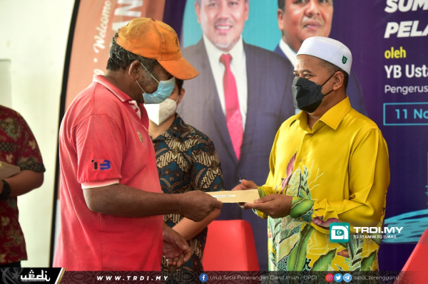 Penarik Beca, Pengusaha Bot Penambang Terima Insentif Khas RM1,200 ...