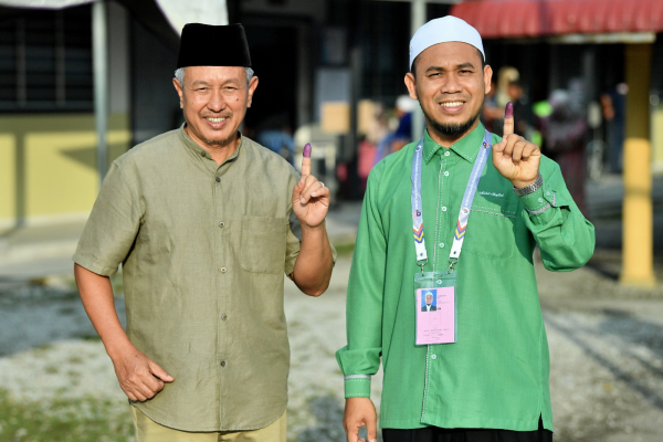 Dua Calon PAS Selesai Buang Undi Sekolah Sama - TRDI News