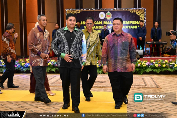 Tiga Raja Muda Berkenan Hadir Makan Malam Sidang Komander - TRDI News